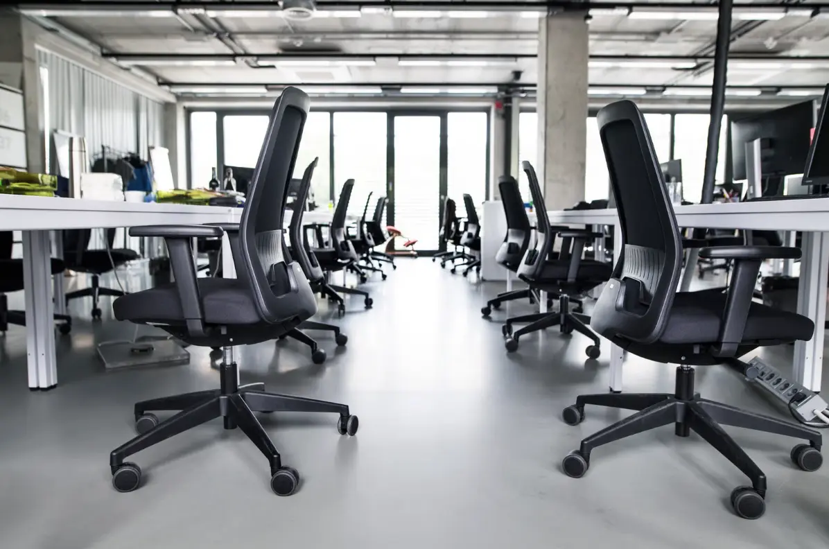 Quality Office Furniture: Spot Early Failures